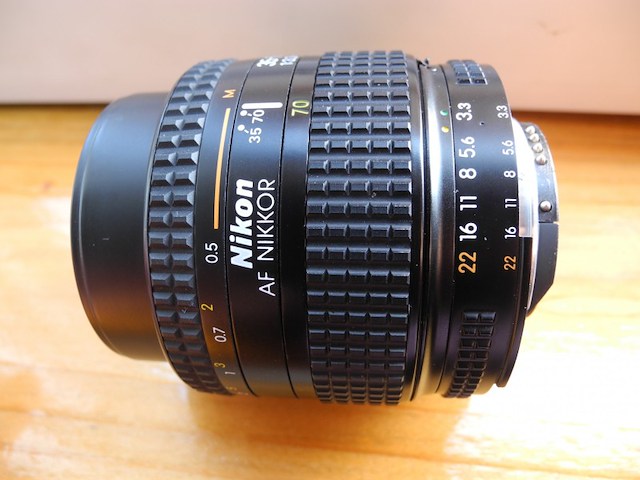 Nikon 35-70mm objektiv