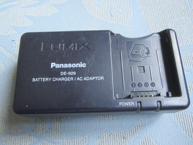 PANASONIC Lumix DE-929 - punjač za baterije S001 BCA7
