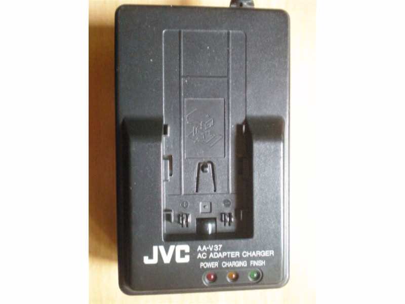 JVC AA-V37 punjač za kameru