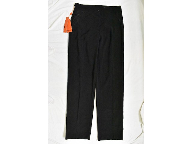 Ravne crne pantalone