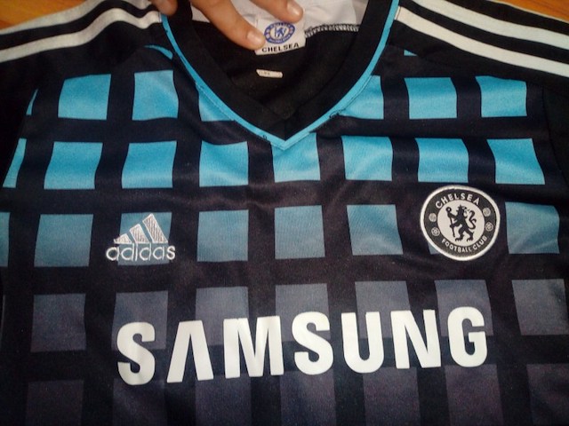 Dres Chelsea Mata br. 10