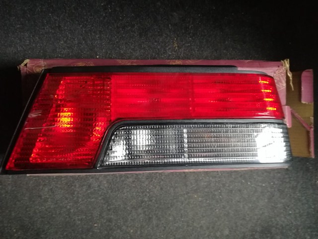 Stop lampa peugeot 405 desna