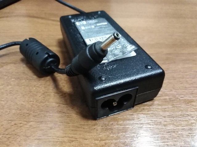 HP adapter 12V 2.5A