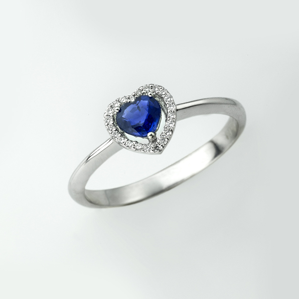 Prsten sa plavim safirom