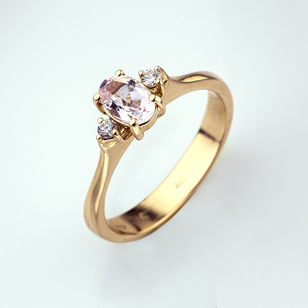 Prsten od roze zlata sa brilijantom i morganitom