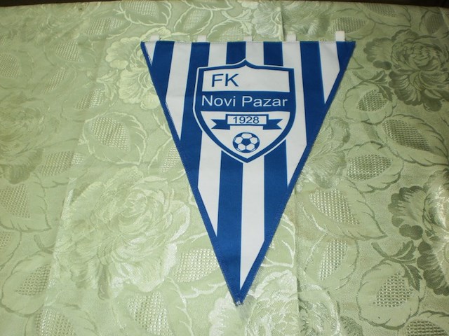 FK Novi Pazar - kapitenska zastavica - 39x30 sm