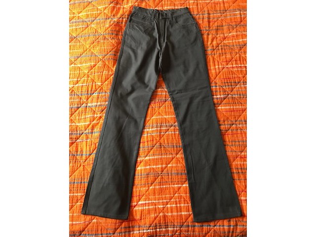 Pantalone nove