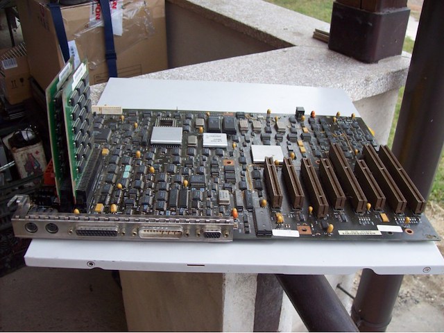 IBM maticna iz 1990 godine ,model 70110 64F3491-01/01