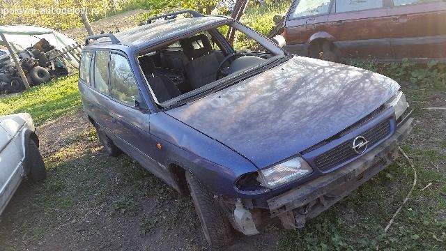 Opel Astra F 1.6 sa 8 ventila u delovima