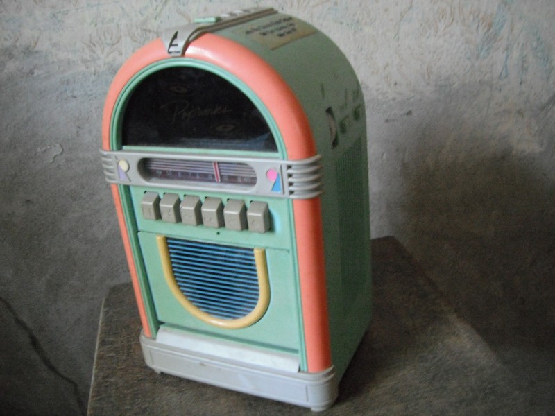 POPWORKS VINTAGE JUKEBOX