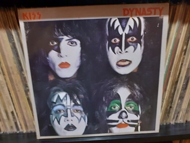 Kiss ‎– Dynasty ( MADE IN FRANCE )