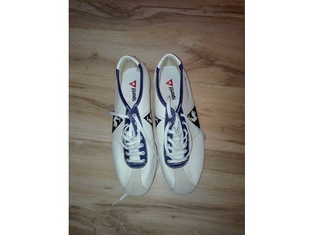 **le coq sportif patike**