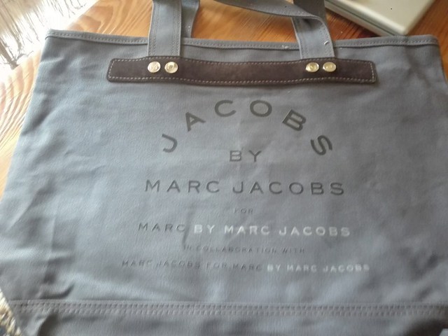 **Marc Jacobs tasna**