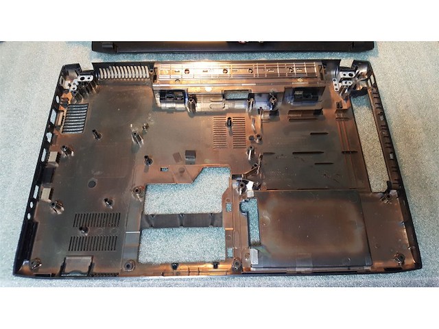 Donja plastika kucista za Samsung R580