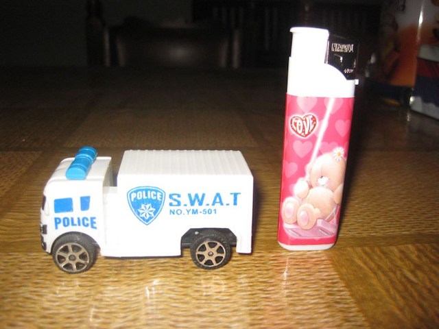 Auto S.W.A.T. Police (beli)