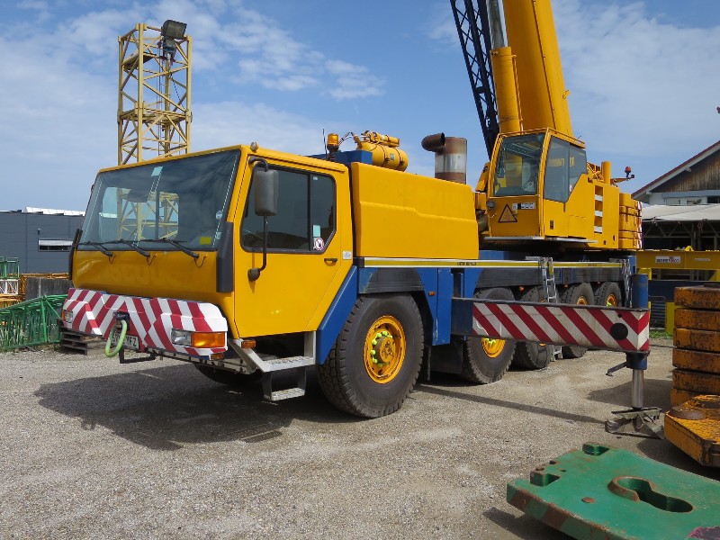 Auto dizalica Liebherr 100 ton