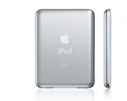 iPod APPLE Nano Silver Clamshell, 8GB, treća generacija, srebrna boja, MA980ZO/A