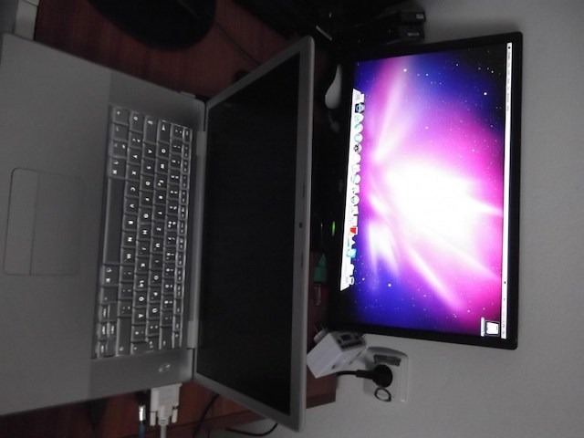 MacBook Pro A1211
