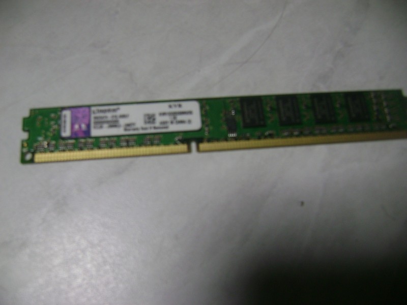 ddr3 ram 2gb 1333mhz kingston ispravna