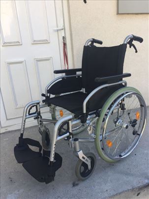 Invalidska kolica lako sklopiva