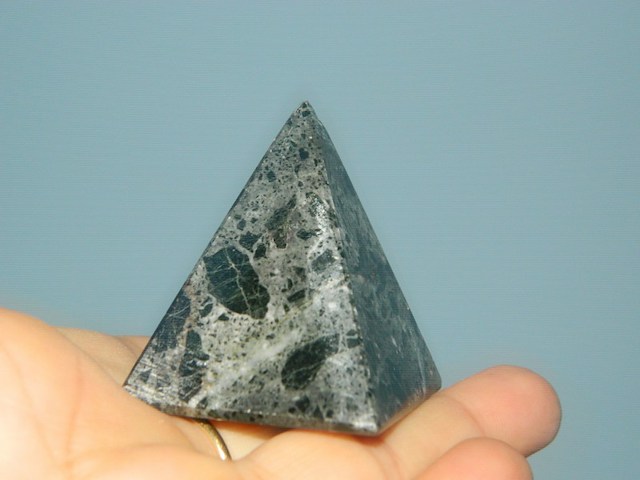 Piramida od oniksa