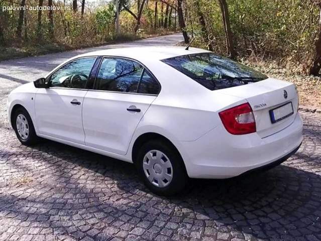 Skoda Rapid u delovima polovni delovi