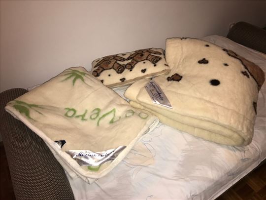Merino komplet posteljina: Ćebe, jastuk, prostirka