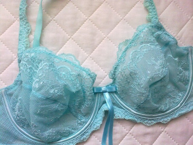 **Tezenis** fantastican cipkani brus, vel.85B