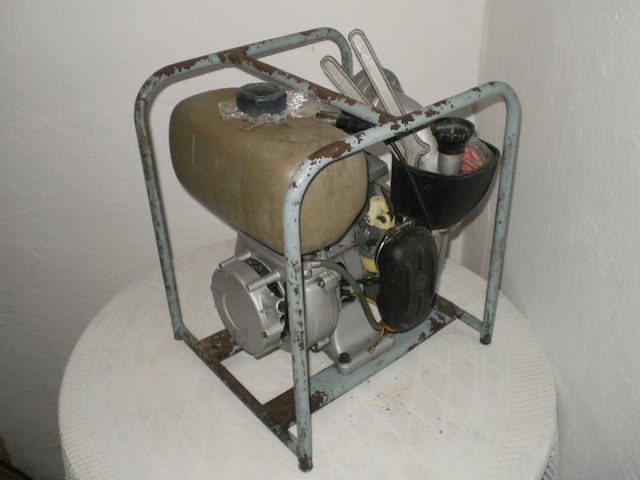 Motorna pumpa za navodnjavanje TOMOS sa crevom