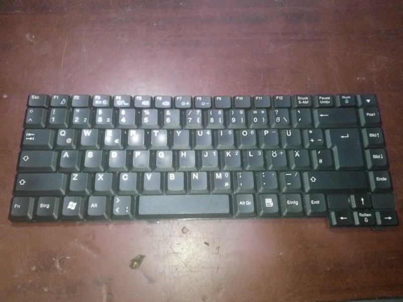Tastatura laptop 32 -Fujitsu Amilo L6820 - AKCIJA