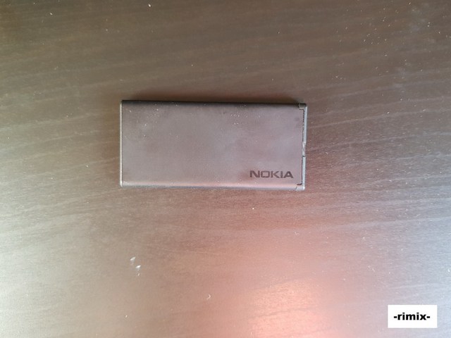 Nokia Lumia 820 - baterija