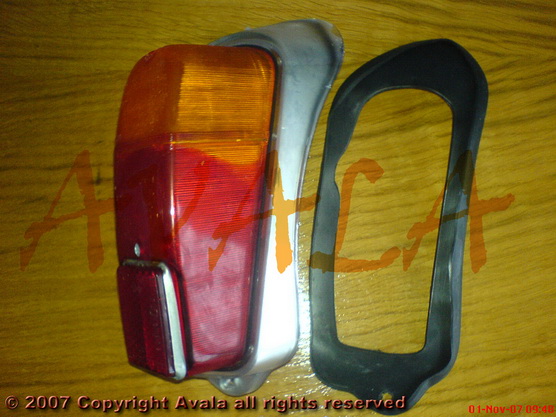 Lampa stop svetla desna plastična srebrna *10804069*