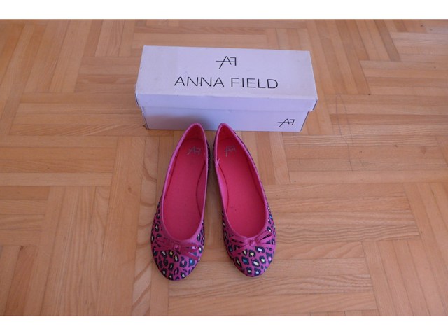 ANNA FIELD 36-37, 23 cm,brendirane baletanke,NOVO