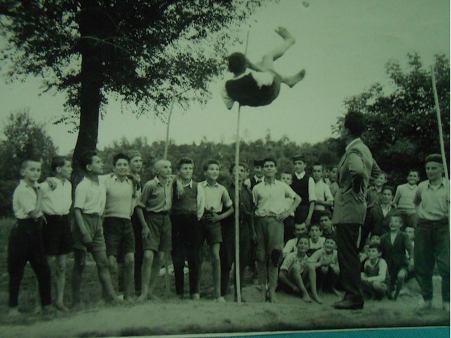 MRČAJEVCI skok s motkom 2,2 m učenici maj.1952.g