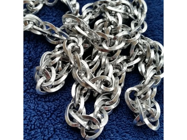 debeli lanac u srebrnoj nov