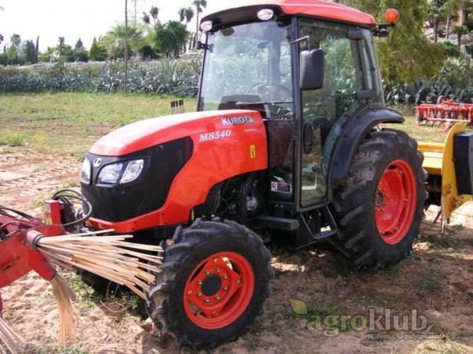 Traktor Kubota M8540 N