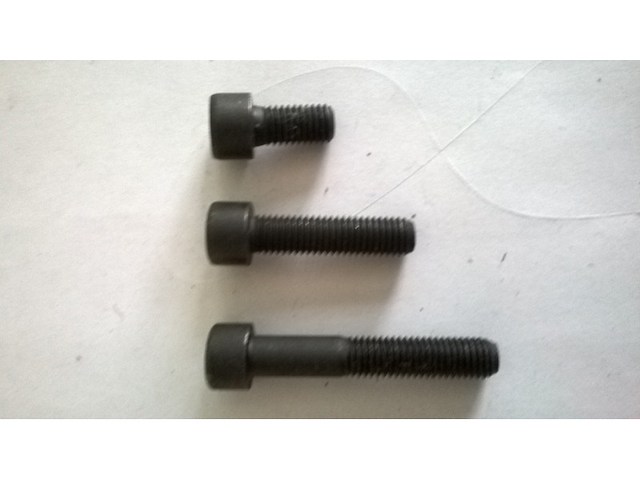 VIJAK INBUS 10X20MM