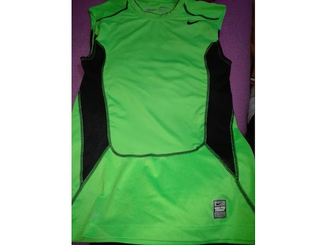 **Nike pro combat dres**