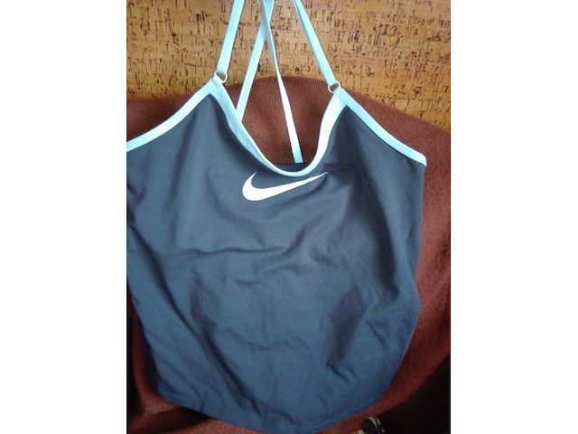 **Nike majica**