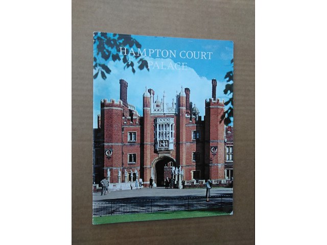 HAMPTON COURT PALACE
