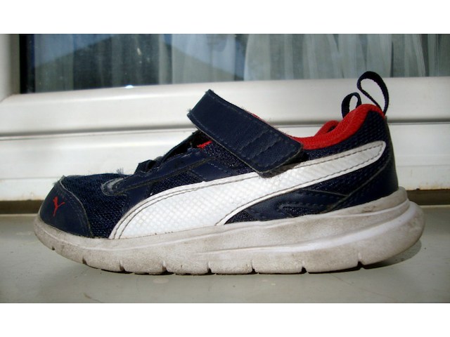 `PUMA`  foam PATIKE broj 26