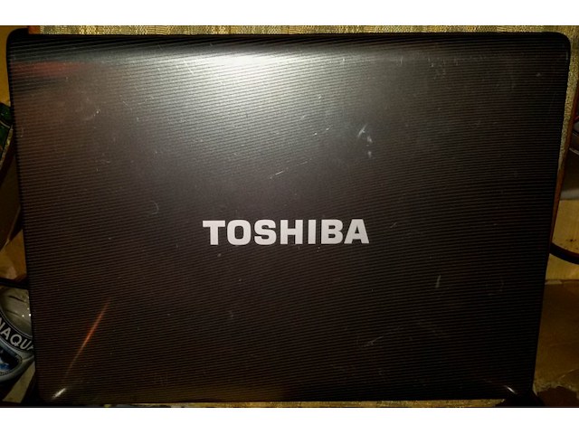 Toshiba Satellite L300D palmrest donji deo i ekran