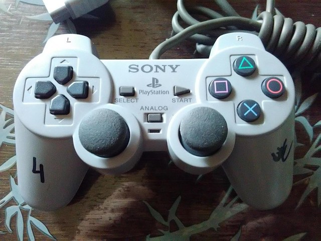 playstation 1,2 djojstik 4 ispravan stanje sa slika