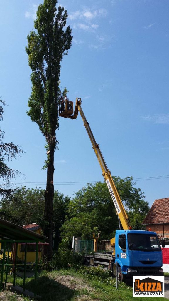 Auto korpa / kamion sa korpom