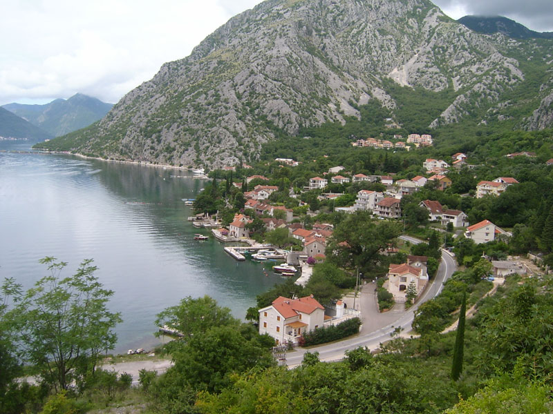 Letovanje Crna Gora. Smeštaj u kući blizu mora. Orahovac – Kotor