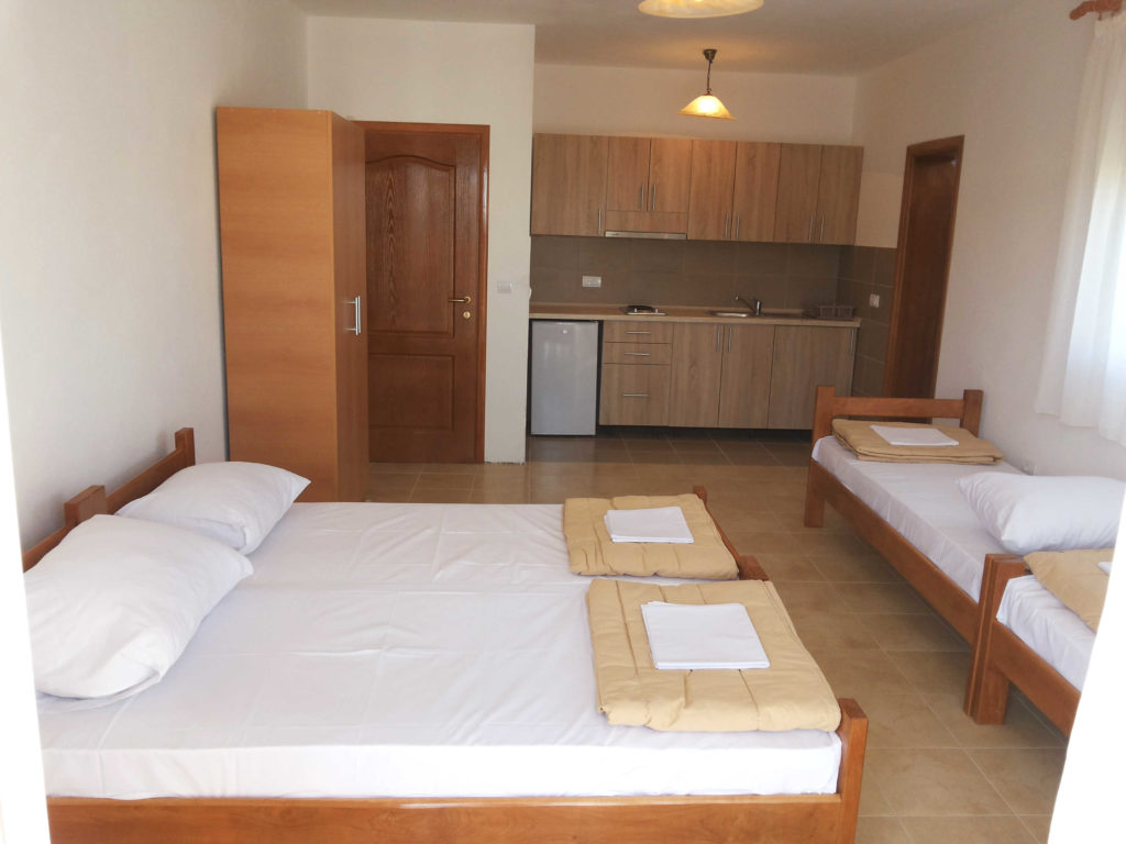 APARTMANI SUSANJ BAR CRNA GORA 30 EUR