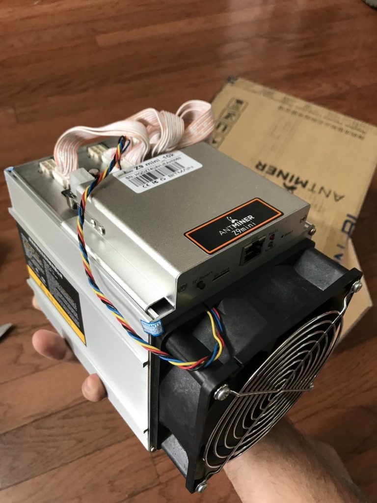 Antminer Z9mini (mali) s napajanjem