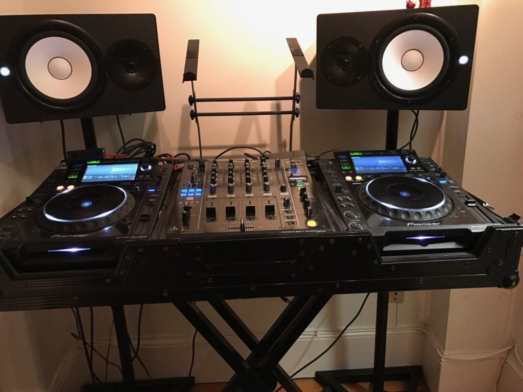 2x Pioneer CDJ-2000 Nexus & 1x DJM-2000 Nexus DJ Package