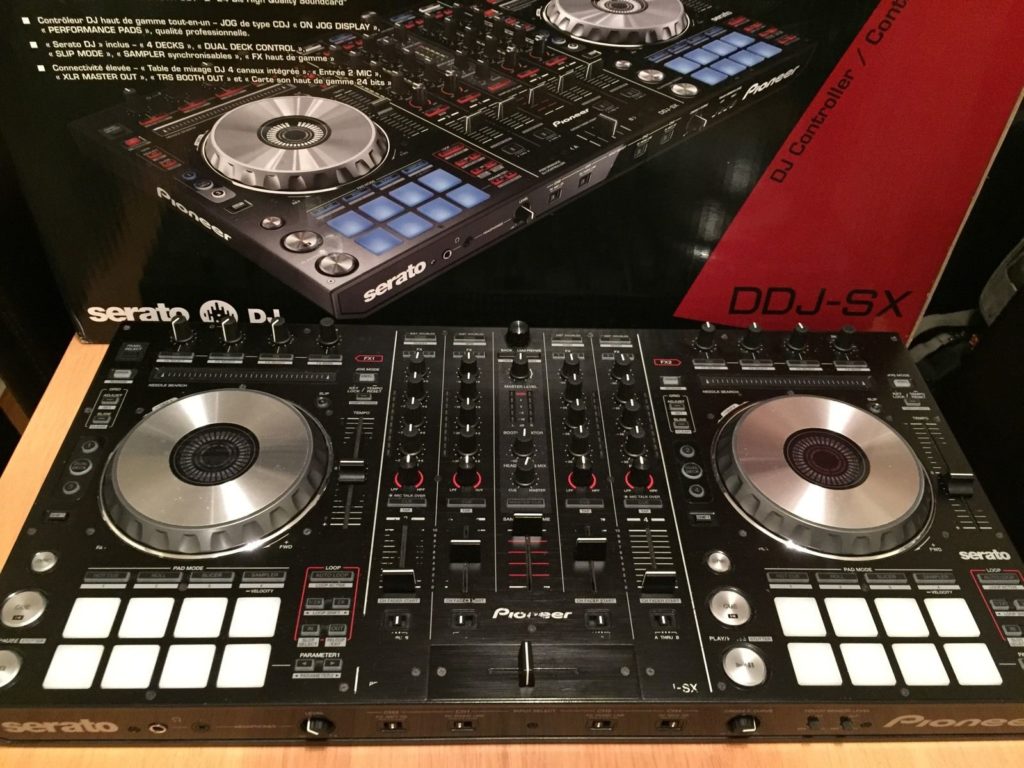 prodaju Pioneer DDJ-SX2 4 kanala DJ kontroler..600€/Pioneer DDJ SX..450€