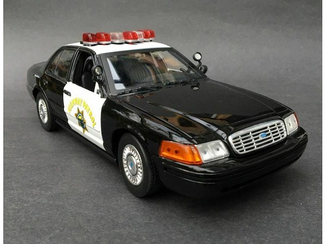 MOTOR MAX / FORD CROWN VICTORIA 1:18